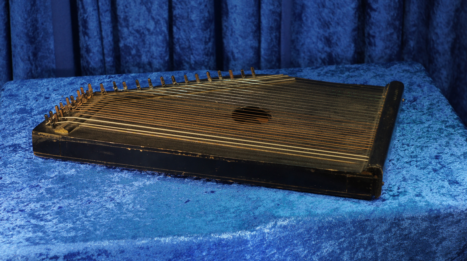 Surmandal or Swarmandal – chandrakantha.com